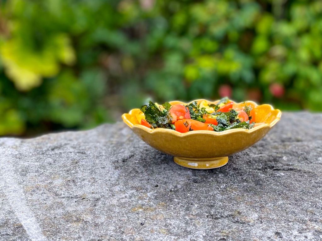 tomatoes and fried mint (vegan) – Hungry and Frozen