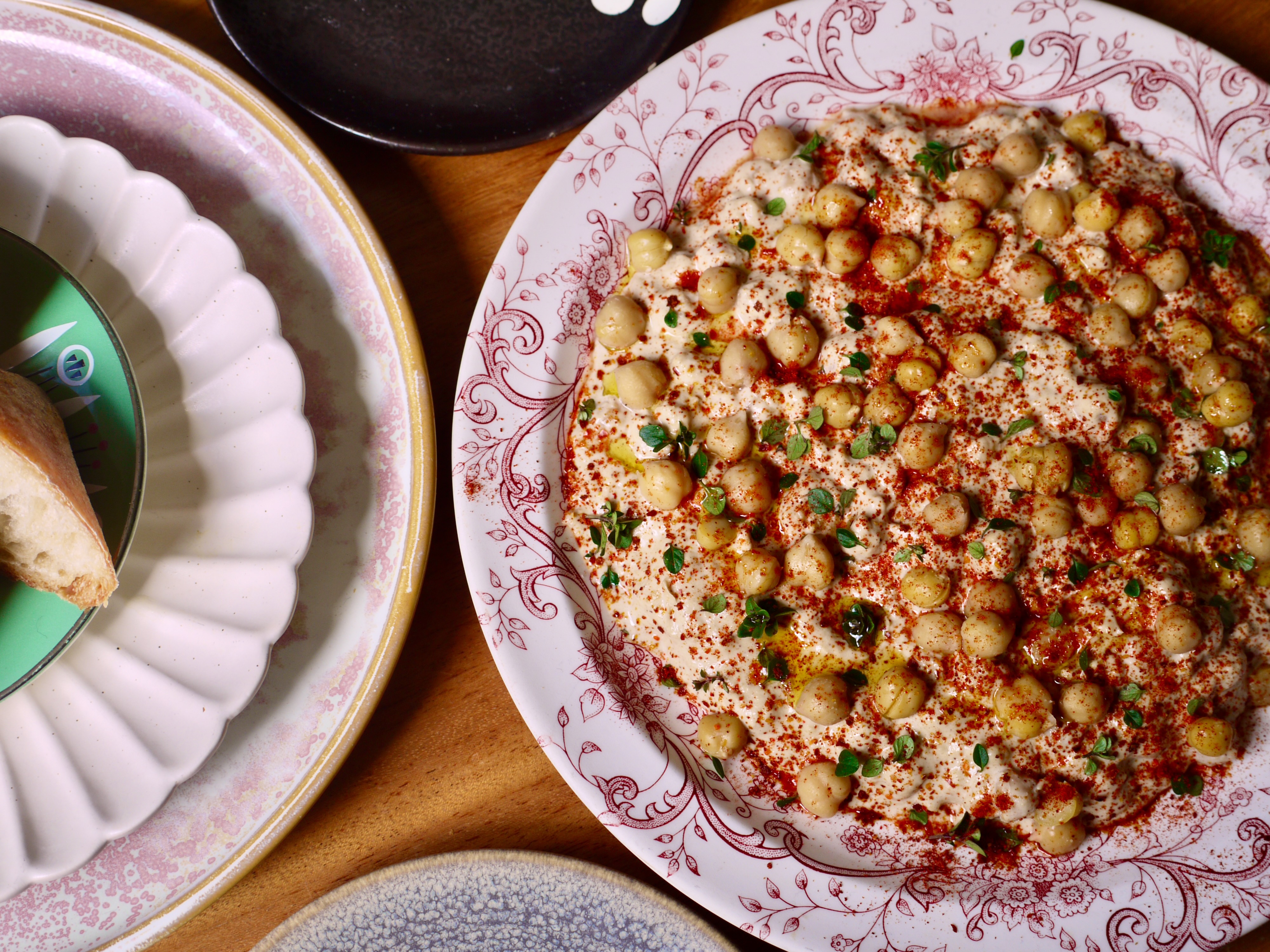 msabaha (chickpeas in tahini sauce) – Hungry and Frozen
