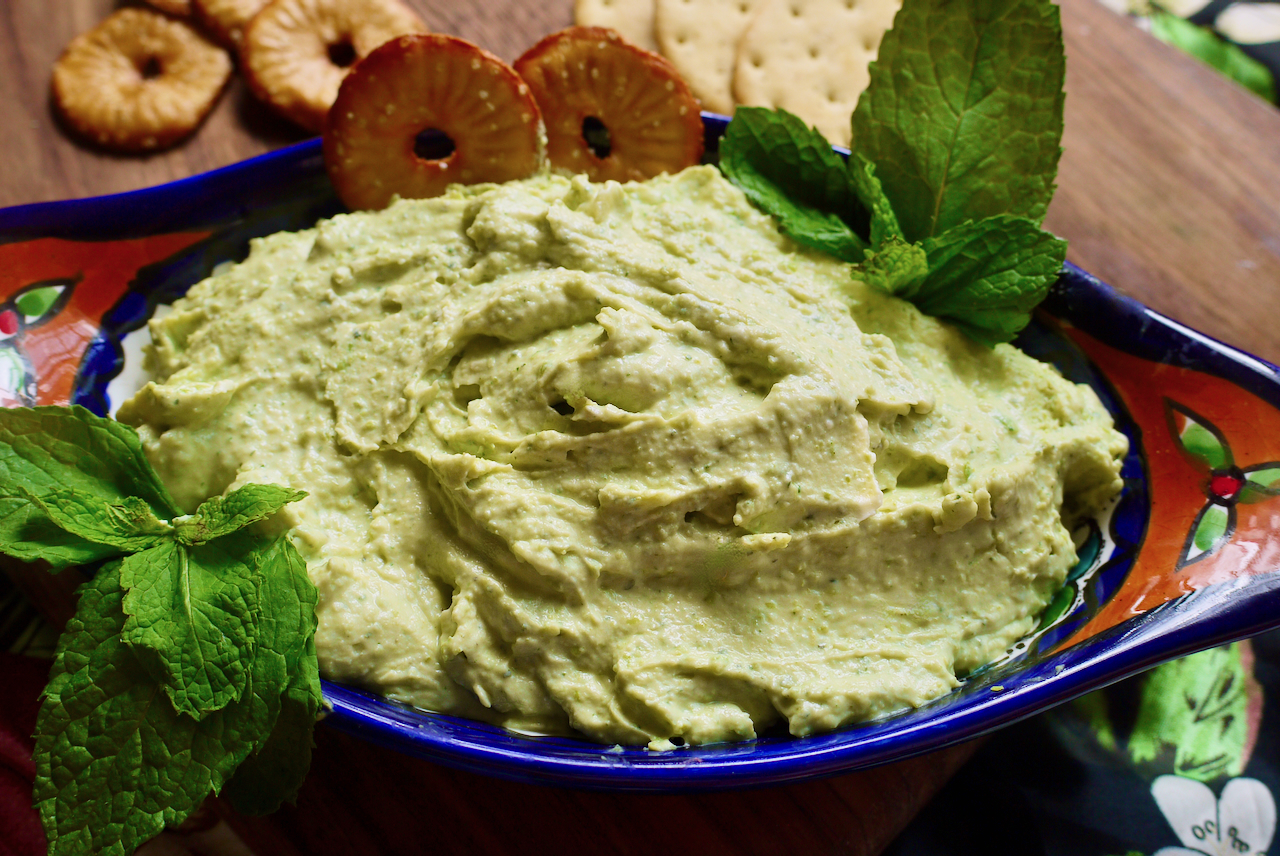 Pea, mint and feta dip – Hungry and Frozen